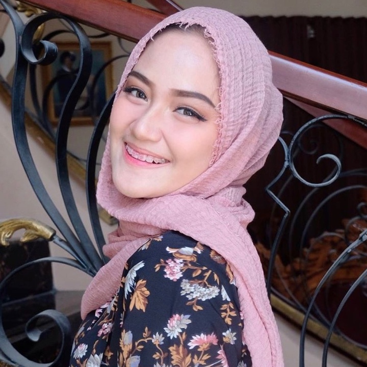 Anggu batary- @anggubatary TikTok 分析|プロフィール、動画、ハッシュタグ | Exolyt