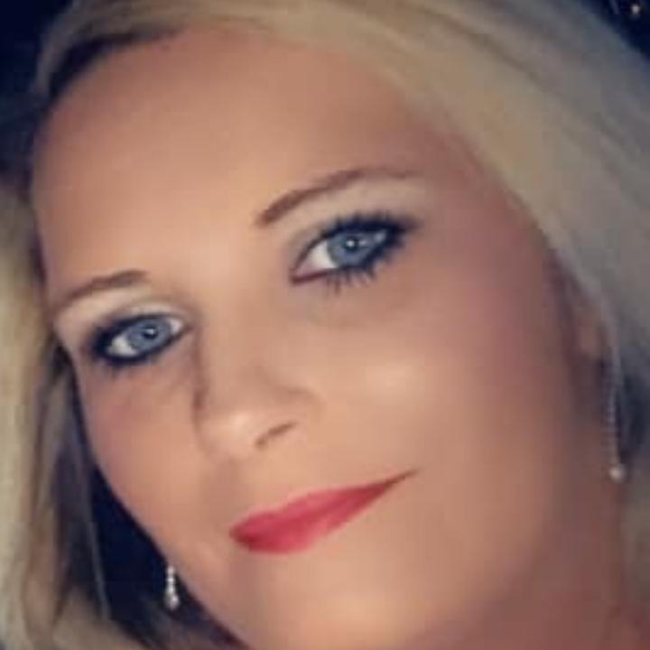 Amanda Hahn's Instagram, Twitter & Facebook on IDCrawl