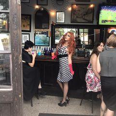 🦄 @quinnlbishop - Quinn L Bishop (she/her) - TikTok