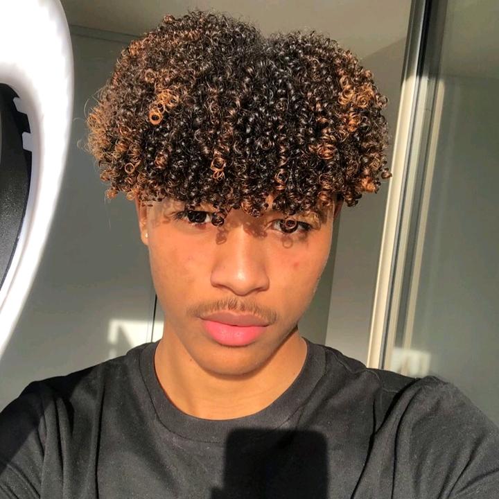 🦄 @curly.cd - Boys With Curly Hair 😍 - TikTok