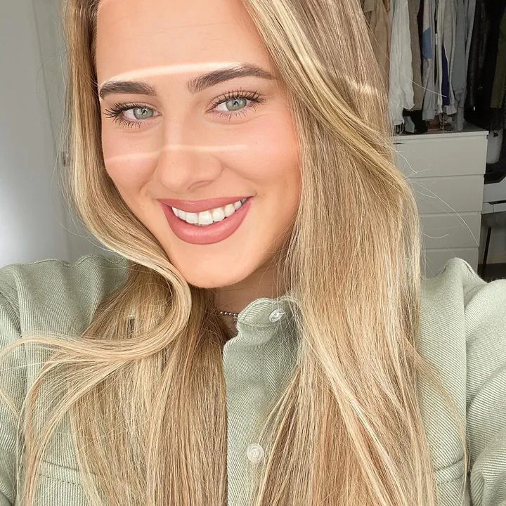 Ashlee Louise (@ashlee_louise) - Urlebird