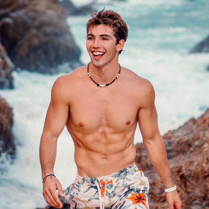 Siempre quise ese aerosol invisible de Bob Esponja😂 IG: Mariano_Razo ...