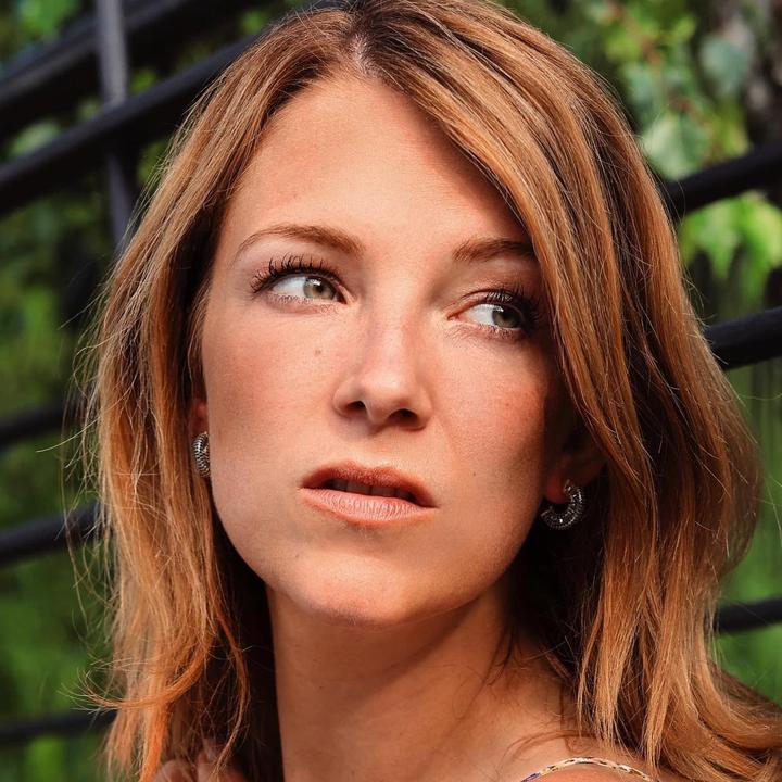 mit Iris beobachtet Iris dabei, wie Iris Iris beobachtet. Wer hat meinen ersten Auftritt damals ...