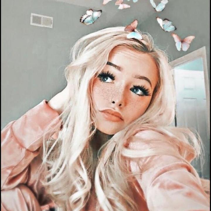 🦄 @zoescremepuffs - zoe is bae