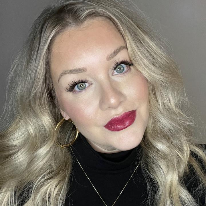 🦄 @kailagibsonmua - Kaila• Makeup+Midsize - TikTok