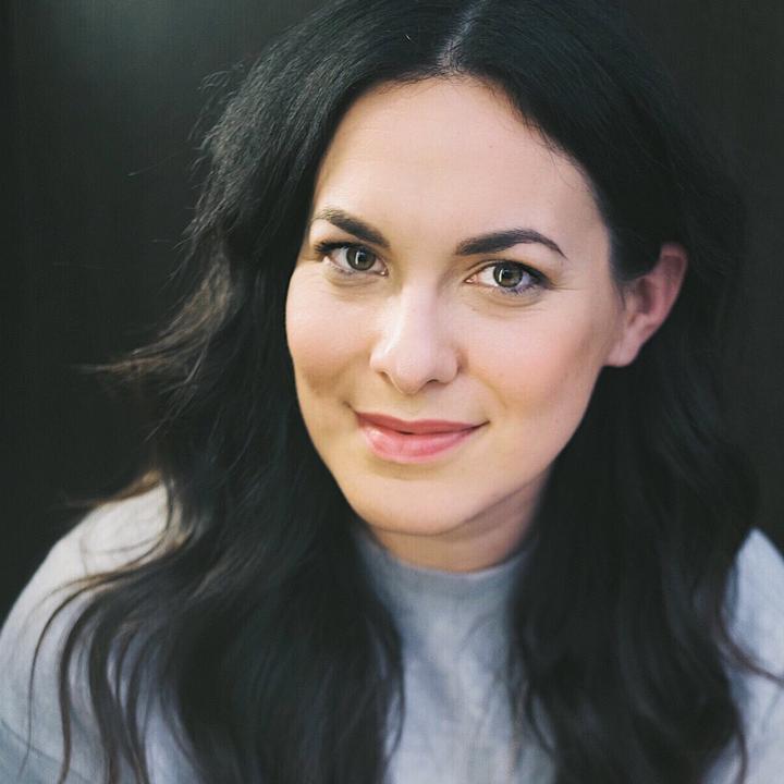 🦄 @elenateeofficial - Elena Tee - TikTok