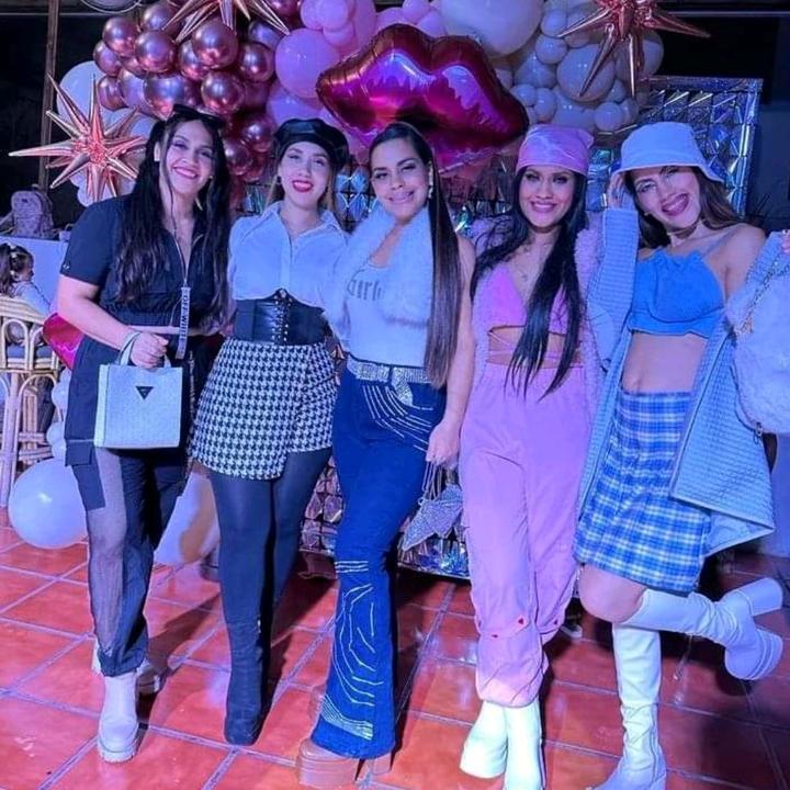 🦄 @hermanasangulo - Hermanas Angulo fans - TikTok