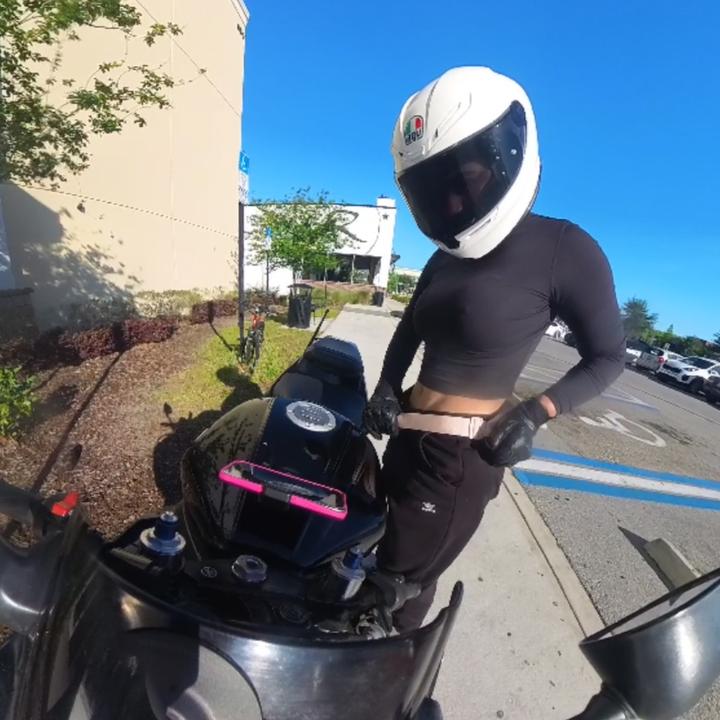 🦄 @ferrarihariel - Hariel Ferrari - TikTok