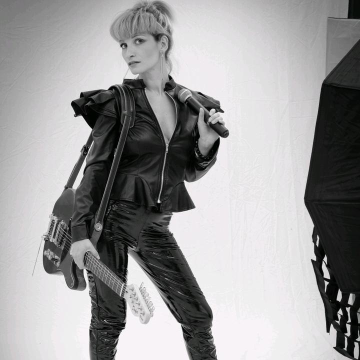 🦄 @sarahlouofficiel - Sarah Lou - TikTok