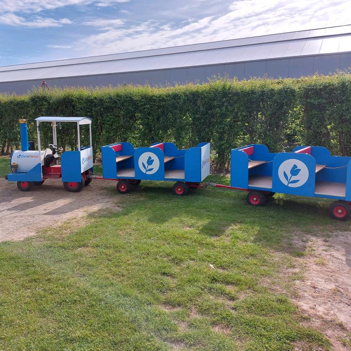 er zijn veel manieren om van een glijbaan te gaan 💦 😂 @rowananimatie ...