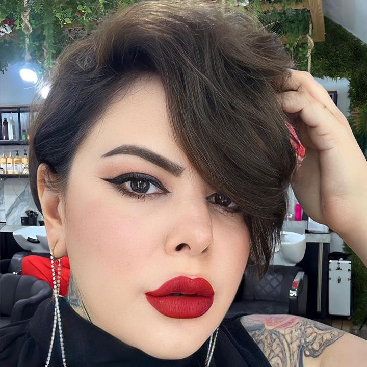 🦄 @sheilabuenooficial - Sheila Bueno - TikTok