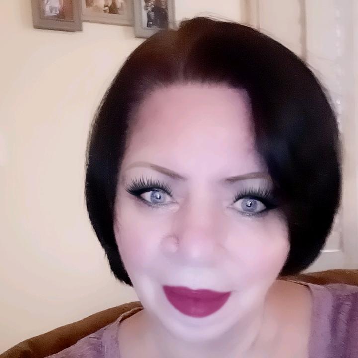 Lisa Medrano's Instagram, Twitter & Facebook on IDCrawl