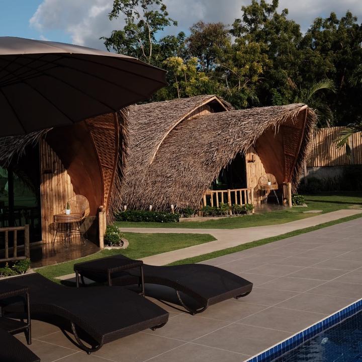 HUTSCAPE (@hutscapebeachfrontresort) - Urlebird