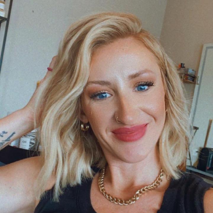 Amber Moore's Instagram, Twitter & Facebook on IDCrawl