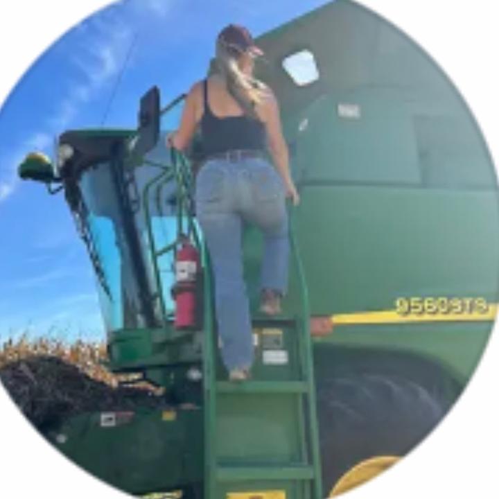 🦄 @yourdaddyfavoritefarmgir - Midwest_emma - TikTok